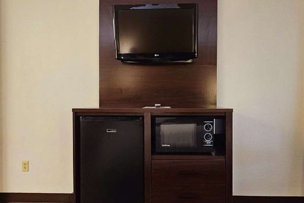 Quality Inn & Suites Near St. Louis And I-255 - Saint-Louis, MO