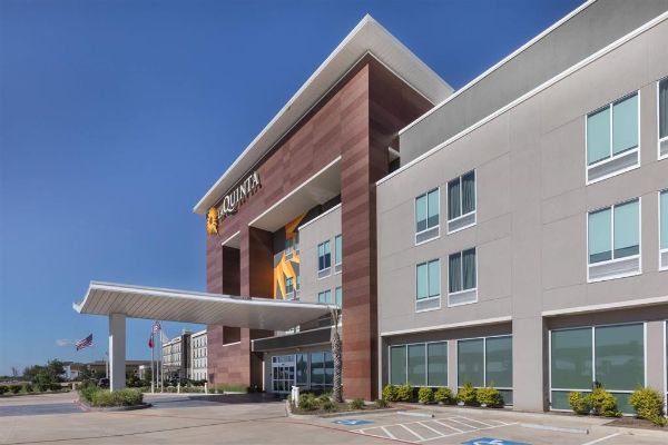 La Quinta Inn & Suites By Wyndham Texas City I-45 - League City, TX