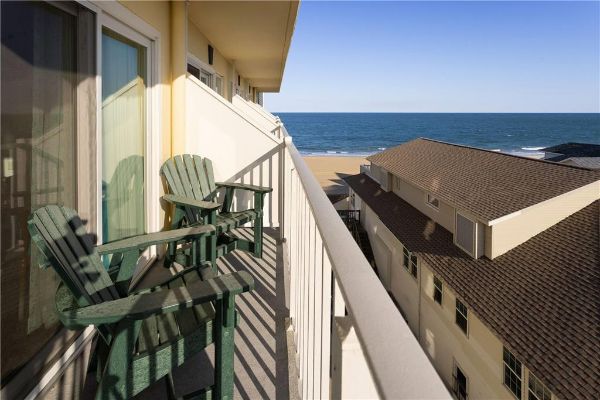 Howard Johnson Plaza By Wyndham Ocean City Oceanfront - Ocean City, MD