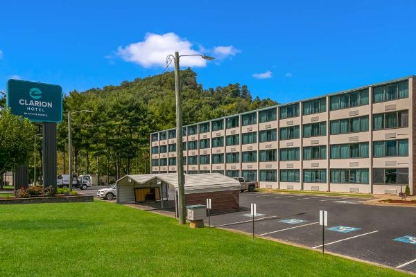 Clarion Hotel Conference Center Maggie Valley - Maggie Valley, NC