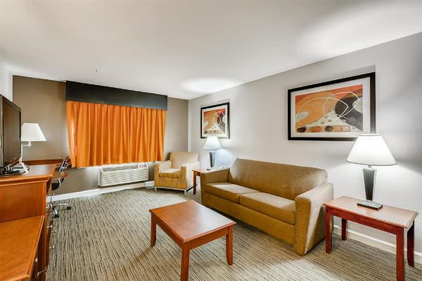 Orangewood Inn & Suites - Austin - Austin, TX