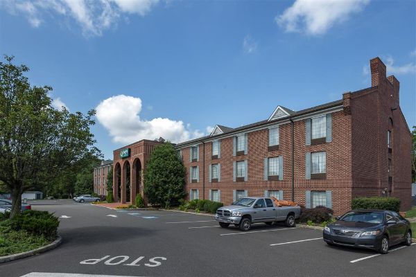 Quality Inn Montgomeryville-philadelphia - Doylestown, PA