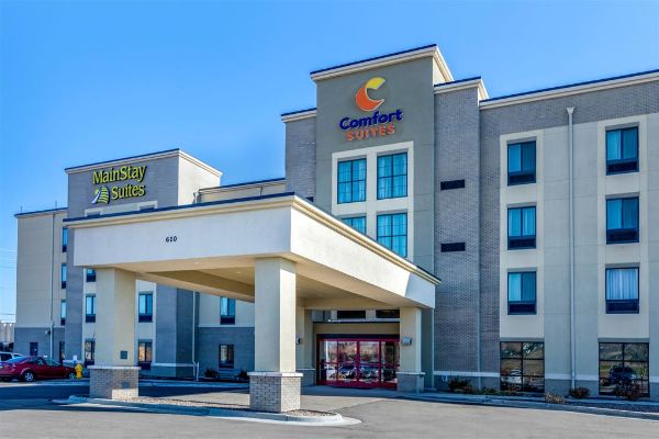 Comfort Suites Near Denver Downtown - Lakewood, CO