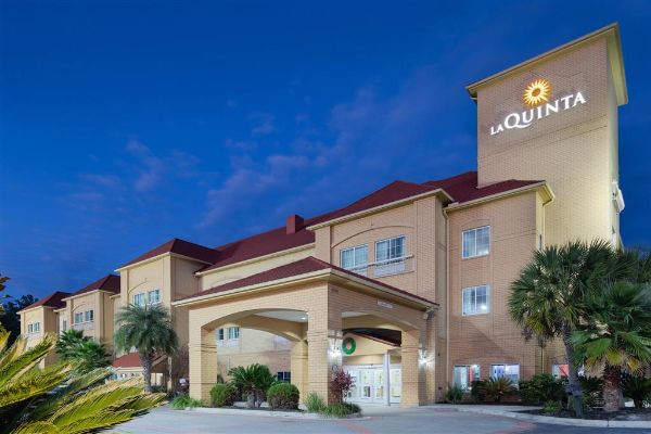 La Quinta Inn & Suites By Wyndham Hinesville - Fort Stewart - 海恩斯維爾