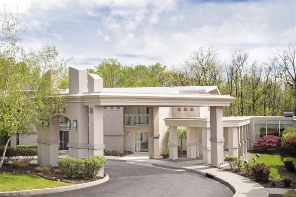 Howard Johnson By Wyndham Newburgh/west Point - Newburgh, NY