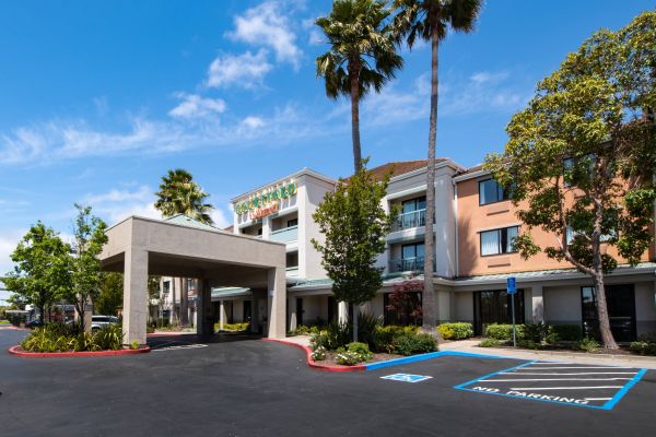 Courtyard By Marriott Oakland Airport - Oakland, CA