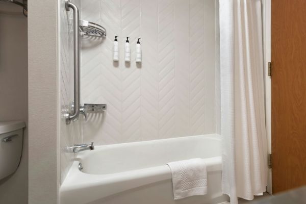 Fairfield Inn And Suites By Marriott Woodbridge - Elizabeth, NJ