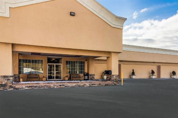 Quality Inn & Suites Indiana South - Indiana, PA
