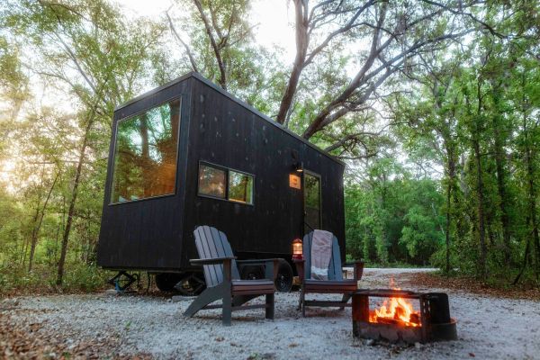 Postcard Cabins Brazos Valley Outdoor - Navasota, TX