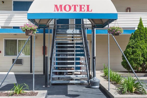 Rodeway Inn Milford - I-84 - Branchville, NJ