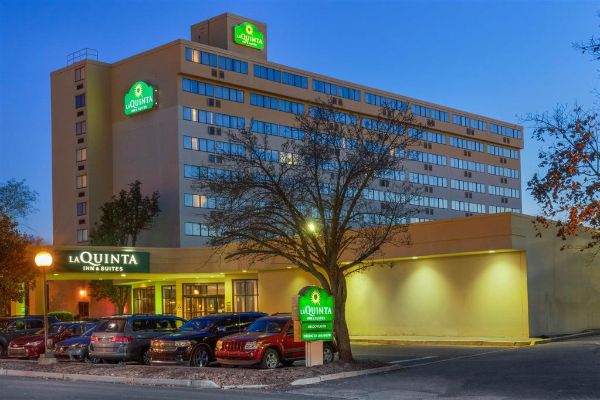 La Quinta Inn & Suites By Wyndham Secaucus Meadowlands - New York City
