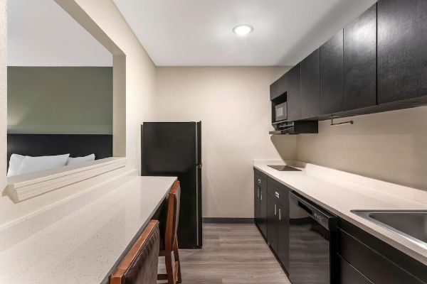 Mainstay Suites - Little Rock
