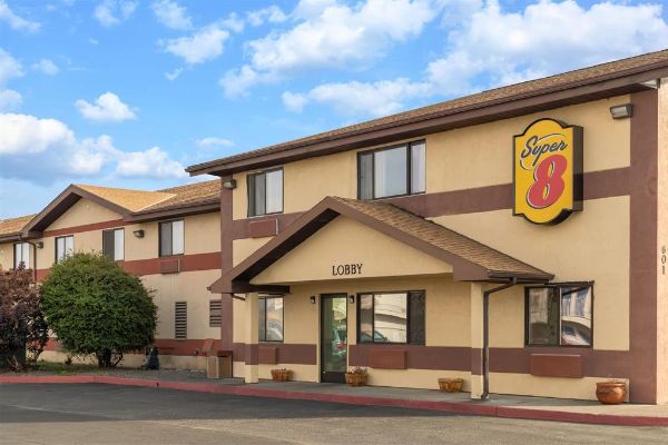 Super 8 By Wyndham Pendleton - Pendleton, OR