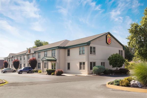 Super 8 By Wyndham Harrisburg Hershey West - Harrisburg, PA