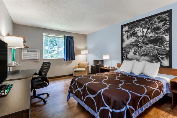 Super 8 By Wyndham East Stroudsburg/poconos - East Stroudsburg, PA