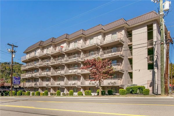 Sleep Inn & Suites Near Sports World Blvd. - Gatlinburg, TN