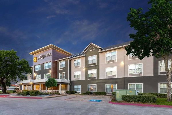 La Quinta Inn & Suites By Wyndham Rockwall - Rockwall, TX