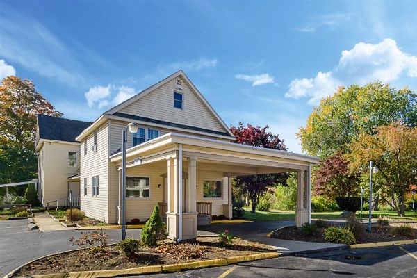 Econo Lodge Sturbridge Route 20 - Thompson, CT