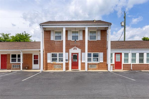 Econo Lodge Woodstock - Shenandoah Valley I-81 - Strasburg, VA