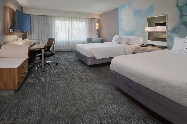 Comfort Inn & Suites Bethlehem Lehigh Valley Airport - Bethlehem, PA