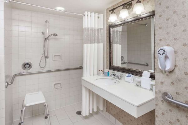 Wingate By Wyndham Peoria - Peoria, IL