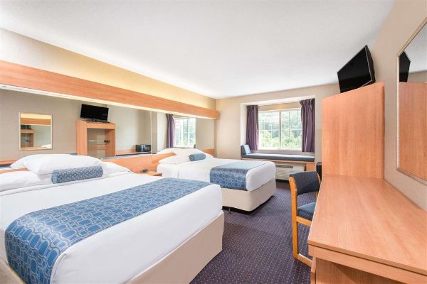 Microtel Inn & Suites By Wyndham Hazelton/bruceton Mills - Farmington, PA