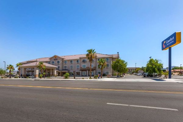 Comfort Inn & Suites Yuma I-8 - Yuma, AZ