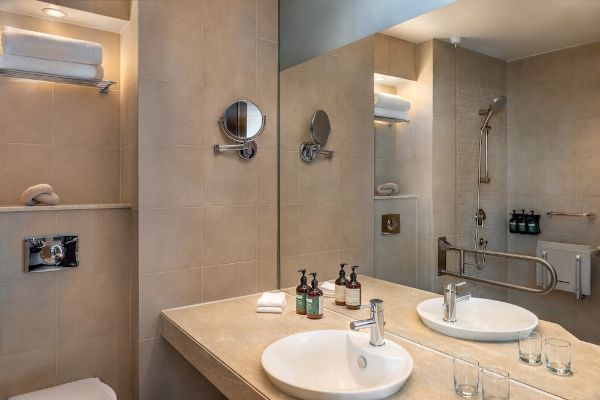 Yas Plaza Circuit By Ihg - Abou Dabi