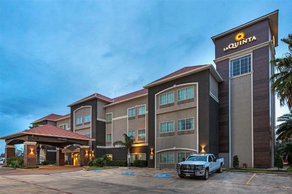 La Quinta Inn & Suites By Wyndham Alvin - League City, TX