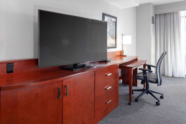 Courtyard By Marriott Memphis Downtown - Memphis, TN