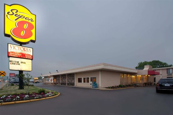 Super 8 By Wyndham Chicago Northlake O'hare South - Chicago, IL