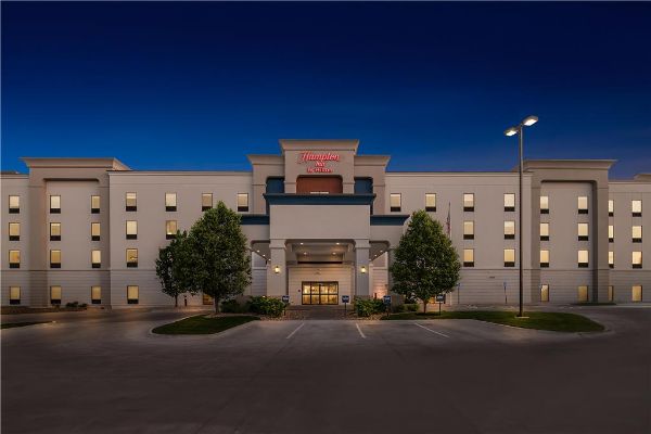 Hampton Inn Omaha/west Dodge Road (Old Mill) - Omaha, NE