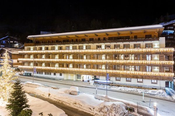 Radisson Residences Savoia Palace Cortina Dampezzo - Cortina d'Ampezzo