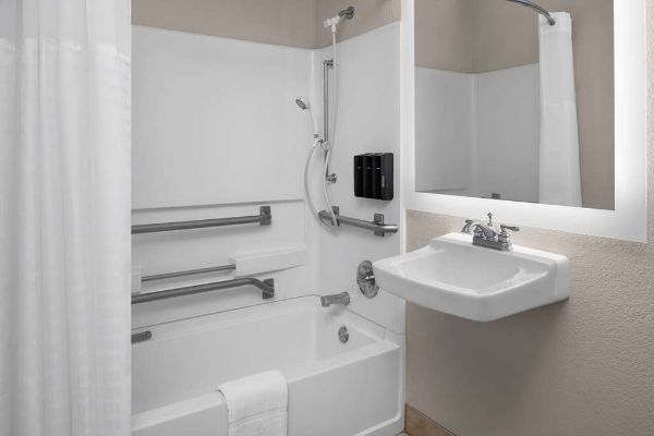 Larkspur Landing Sacramento Extended Stay - Sacramento, CA