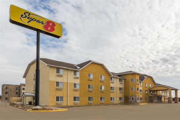 Super 8 By Wyndham Altoona - Des Moines, IA
