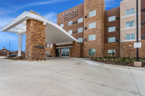 Fairfield Inn And Suites By Marriott Dallas Dfw Apt North-coppell Grapevine - Grapevine, TX