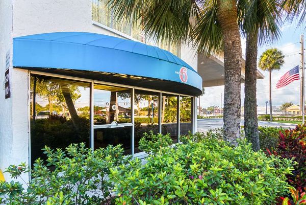 Motel 6 Tampa - Fairgrounds - Tampa, FL