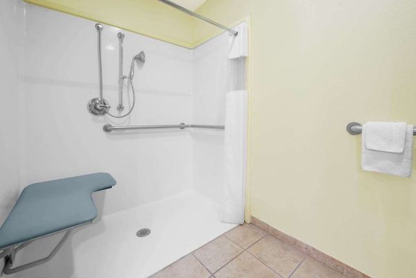 Days Inn By Wyndham Lubbock South - Lubbock, TX