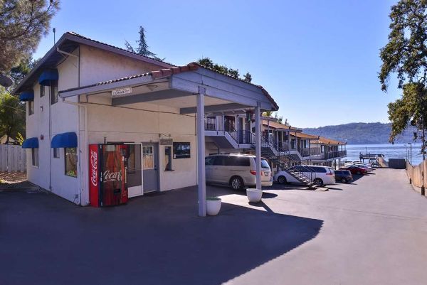 Americas Best Value Inn & Suites Clearlake Wine Country - Clearlake, CA