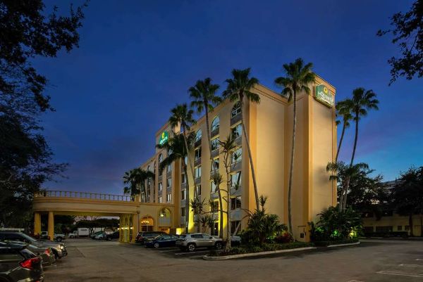 La Quinta Inn & Suites By Wyndham West Palm Beach Airport - Florida