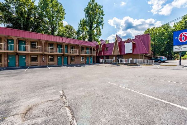 Motel 6 Gatlinburg Smoky Mountains - Gatlinburg, TN