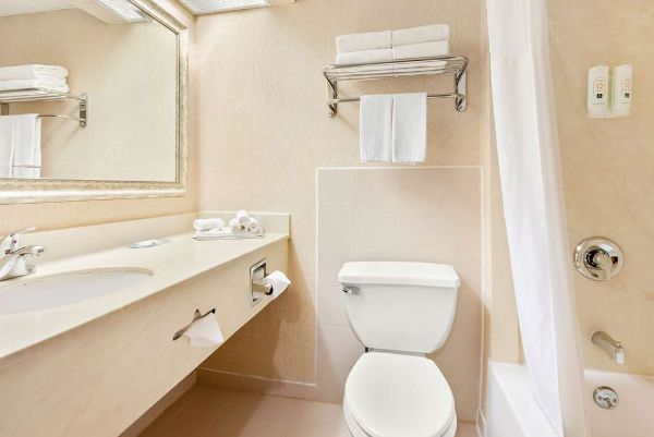 Quality Inn Edison-new Brunswick - Edison, NJ