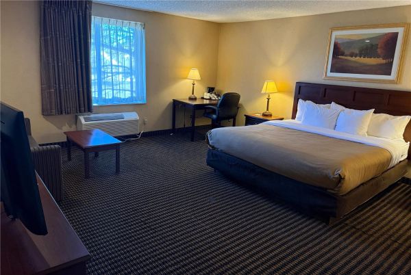 Wingate By Wyndham Livonia - Farmington Hills, MI