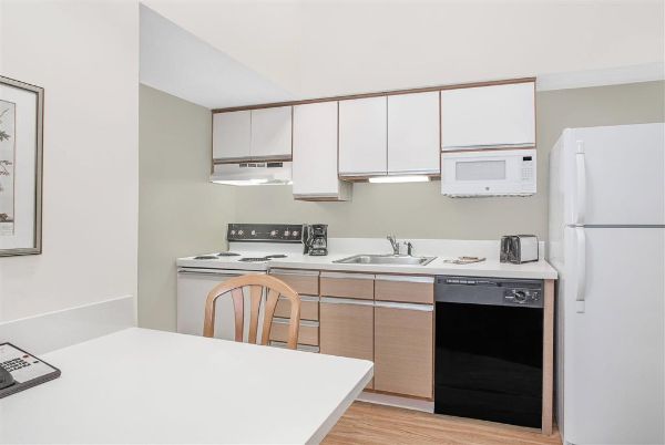 Hawthorn Extended Stay By Wyndham Green Bay - Green Bay, WI
