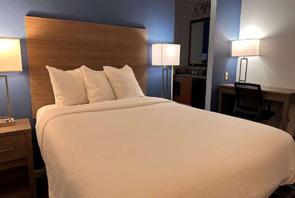 Baymont By Wyndham Indianapolis Northwest - Carmel, IN