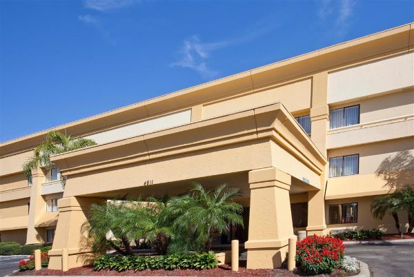 La Quinta Inn & Suites By Wyndham Tampa Fairgrounds - Casino - Tampa, FL