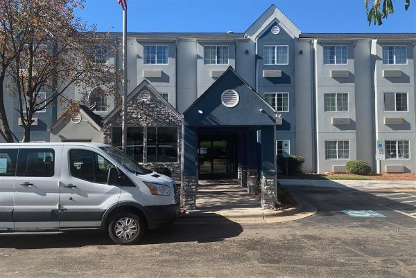 Microtel Inn & Suites By Wyndham Charlotte Airport - Charlotte, NC
