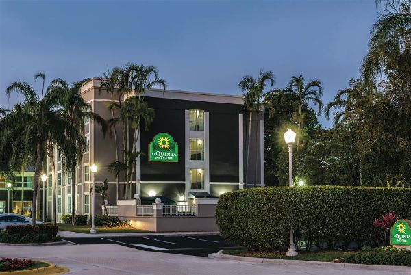 La Quinta Inn & Suites By Wyndham Plantation At Sw 6th St - Pembroke Pines