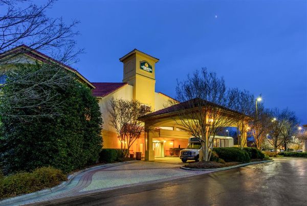 La Quinta Inn & Suites By Wyndham Raleigh Durham Airport - Raleigh, NC