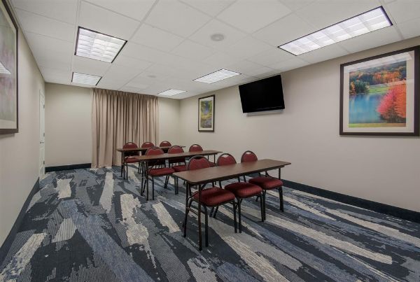 Comfort Inn And Suites Barnesville - Fra - Pottsville, PA